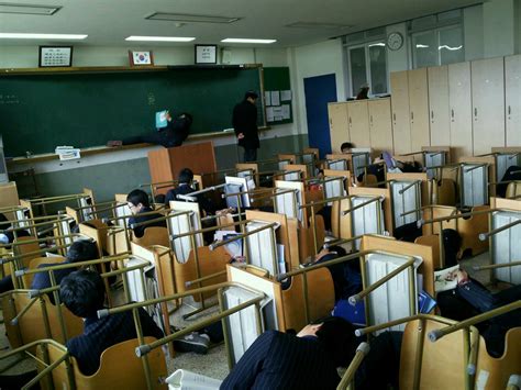 상산고등학교 학생회 오늘은 만우절 우리 학교에서도 재밌는 만우절 장난이 많았네요ㅋㅋ 그 중 이게