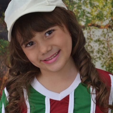 Sophia Ferreira Youtube