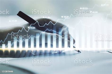 배경 외환 및 투자 개념에 노트북에 손으로 쓰기와 추상 창조적 인 금융 그래프 다중 노출 거래자에 대한 스톡 사진 및 기타 이미지 Istock