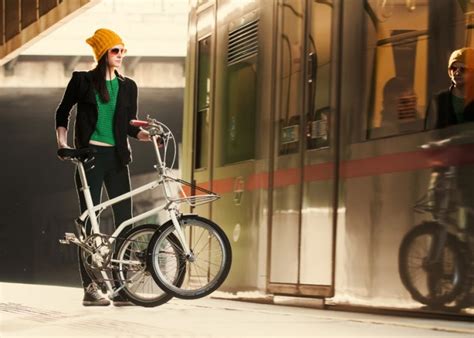Valentin Vodevs Vello Bike Folds With A Simple Kick