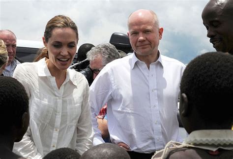 Анжелина Жоли хүчирхийллийн эсрэг тэмцэнэ Урлаг мн