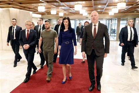 Росен Желязков към Зеленски Ще продължим да настояваме за справедлив и траен мир Снимки