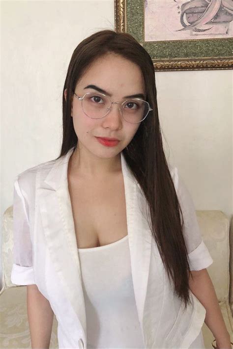 Top Pinay Big Boobs Kimiko Panilagao Hot And Sexy Beautiful Busty Asian Booty Freelance Model