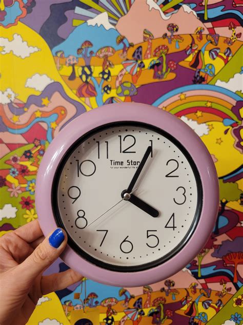 Retro Clock Dopamine