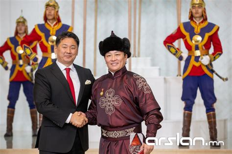 Г Амгаланбаатар Чингис хааны дүрд тоглосны дараахан гавьяат жүжигчин цолоор шагнууллаа