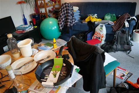 How Does A Cluttered House Affect Your Mental Health A Psychologist Explains Health News