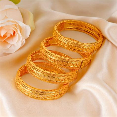 여성을 위한 24k 금 도금된 트라이벌 스타일의 고급 오픈 커프 팔찌 결혼식 선물 어머니의 날을 위한 구리 조절 가능한 뱅글 우아한 아라베스크 디자인 돌 삽입물