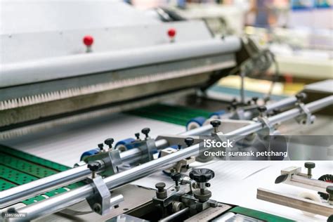 산업용 자동 출판 또는 인쇄 기의 현대적이고 첨단 기술인 종이 피더 유닛용 측정 장치 제어 휠 및 롤러 를 닫습니다 0명에 대한