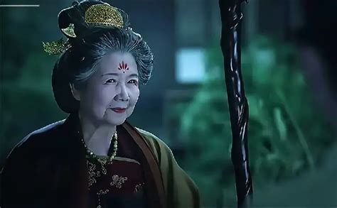 《莫离》15、16集预告：墨修尧腿好了，狂吻叶璃，叶璃借寿宴复仇