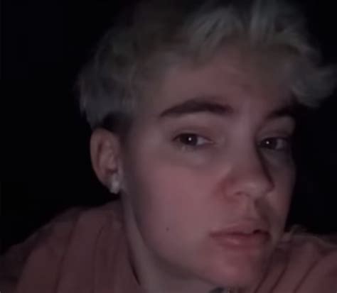 Après Sa Chirurgie Aux Oreilles La Coach Roxane Bruneau Donne Des