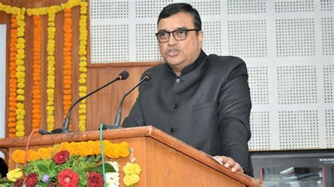 जस्टिस दीपांकर दत्ता ने सुप्रीम कोर्ट के जज के रूप में शपथ ली