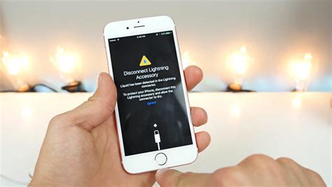 iOS 10 เวอรชนลาสดพบฟเจอรระบบแจงเตอนหากมนำเขาชอง Lightning Port คาด Apple พฒนาเพอ