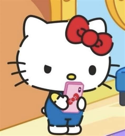 Hello Kitty Using Phone Hello Kitty Funny Hello Kitty Pictures