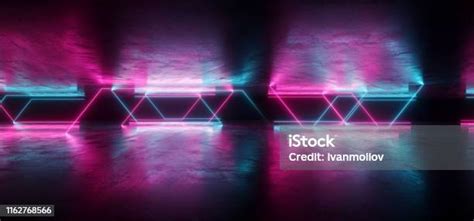 네온 조명 가상 공상 과학 Fi 미래 활기찬 보라색 파란색 빛나는 레이저 빔 모양 어두운 그런 지 콘크리트 터널 지하 홀 차고 룸 갤러리 밤 3d 렌더링 0명에 대한 스톡