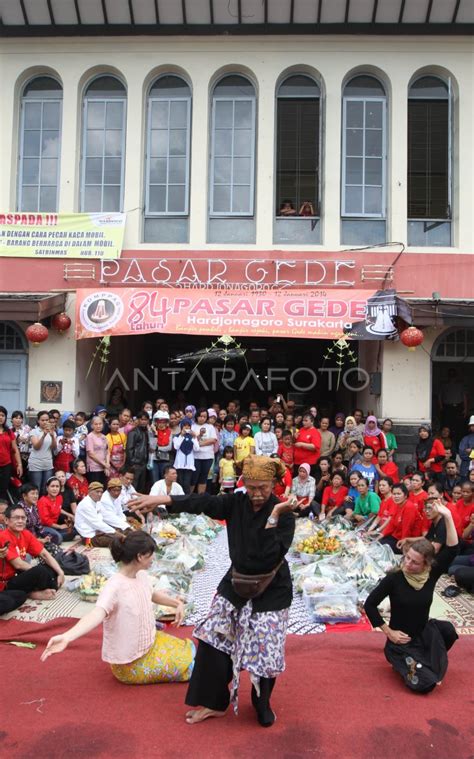 Pesta Tumpeng Pasar Gede Antara Foto