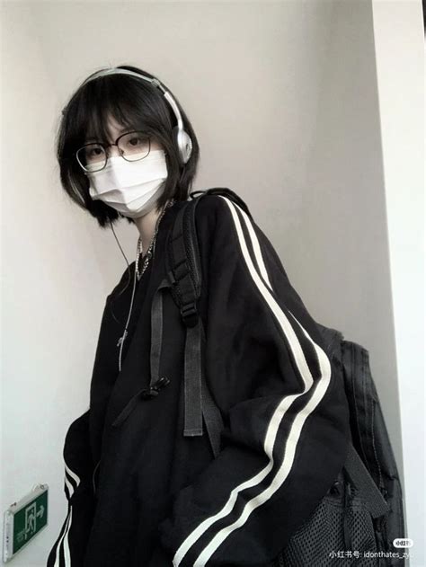 Pin By On Korean Girl Short Hair Styles Poses