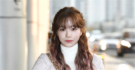 조유리 뽀송 뽀송한 출국장 표정 [포토엔hd]