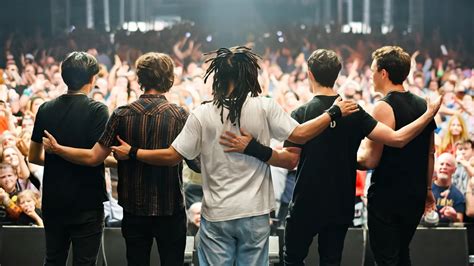 Zpěvák Mandrage Na Vozíčku Na Pódiu Proč Ne Společná Fotka Budí