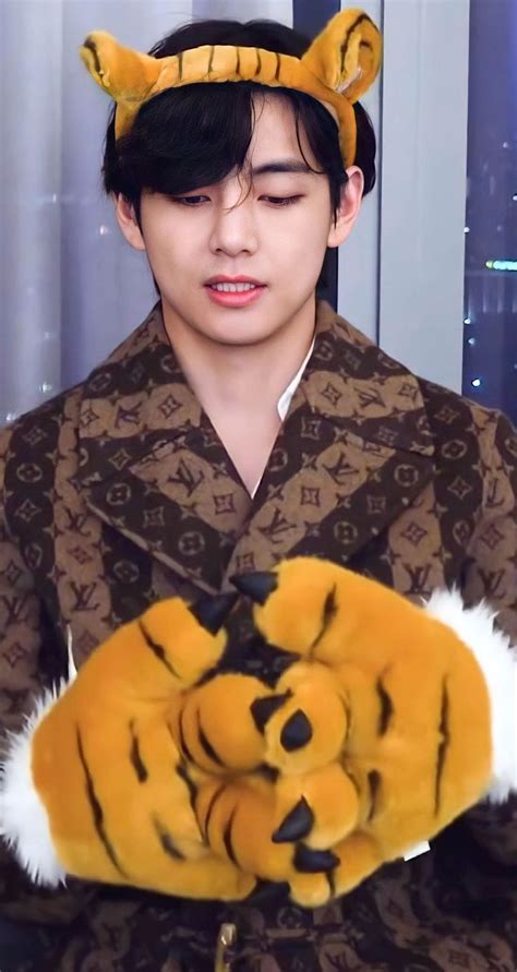 Pin By Casandra Akaglambert On Bae Tae Bae Tae Taehyung Kim Taehyung Bts Taehyung