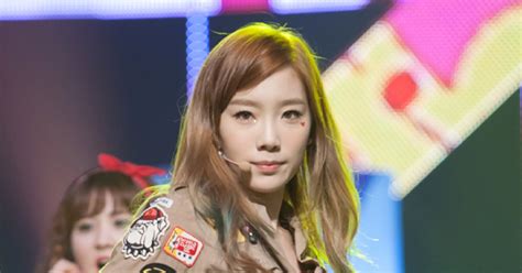 [td포토] 소녀시대 태연 속옷 드러낸 하의 눈길