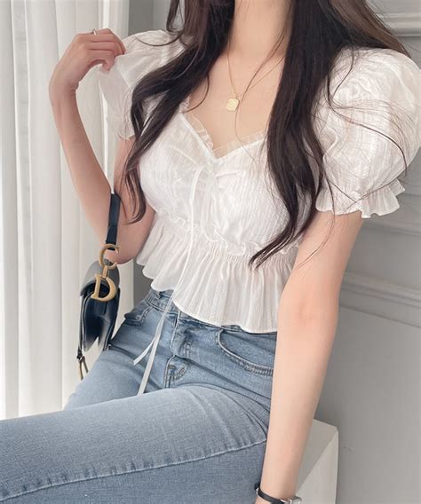 예니엘 [3color] 엘프 프릴 셔링 리본 크롭 플리츠 플레어 퍼프 반팔 블라우스 셔츠 남방