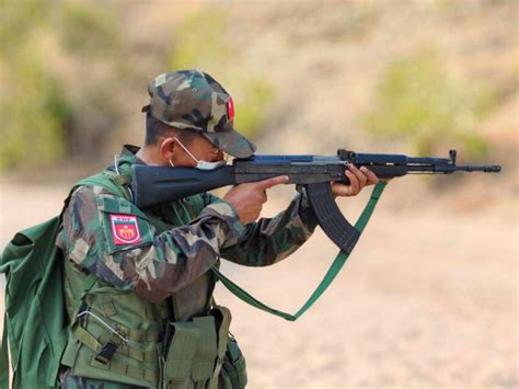 ကြို့ပင်ကောက် အုတ်ဖို နယ်စပ်တွင် ရဲတပ်ကြပ်ကြီး စန်းနိုင် အမိန့်ဖြင့် Pdf တပ်ဖွဲ့များ၏ သတင်းကို