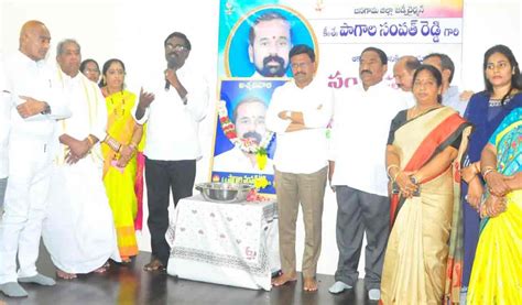 Brs Leaders Pay Homage To Br Ambedkar And Sampath Reddy Telangana Today