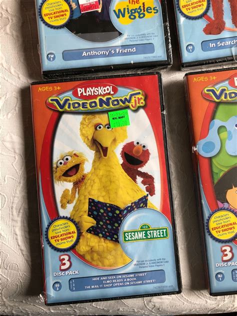 12 Nip Playskool Videonow Jr Videos Wiggles Dora Sesame Clifford
