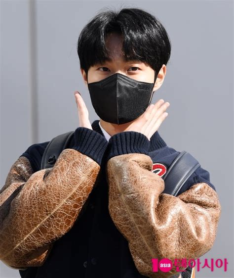 Ten 포토 지우학 윤찬영 이청산의 꽃 한송이 텐아시아