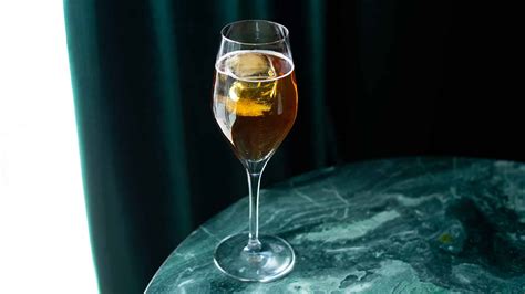 Så Gör Du Drinken Svensk Champagne Cocktail