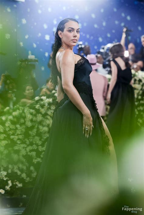 Georgina Rodriguez Sexy 19 Photos Sexy E Girls🔞