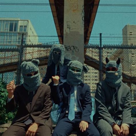 謎の覆面集団、oops Coolが軽快に描く現代の喧騒 Real Sound｜リアルサウンド