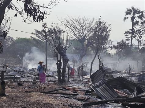 ခင်ဦးမြို့ မီးရှို့ခံရသည့်ရွာများတွင် ဒေသခံ ၃ ဦး နှိပ်စက်သတ်ဖြတ်ခံရ Myanmar Now