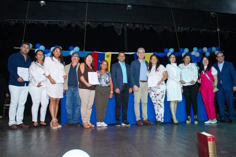 Ejecutivo Regional Honra A Docentes Con Orden Luis Beltrán Prieto