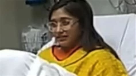 Alexee And Her Moms Facial Expressions Are So Telling Ralexeetrevizo