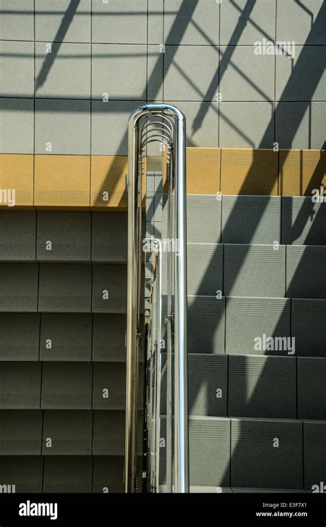 Horizontal Symmetry Hi Res Stock Photography And Images Alamy