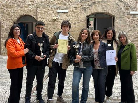 Due Premi Allo Scientifico Per Il Giornalino Scolastico Philolaus