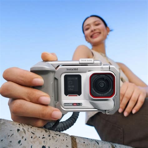 Insta360 Ace Pro 2 Arctic White Xplorer Bundle Moonlight Silver Grip