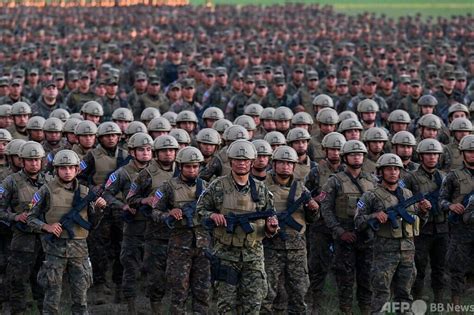 エルサルバドル大統領、兵士1万4000人に訓示 ギャングとの戦いで 写真15枚 国際ニュース：afpbb News
