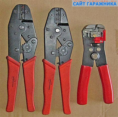 САЙТ ГАРАЖНИКА Архив блога Фото 1 Инструменты для электромонтажных работ слева — для