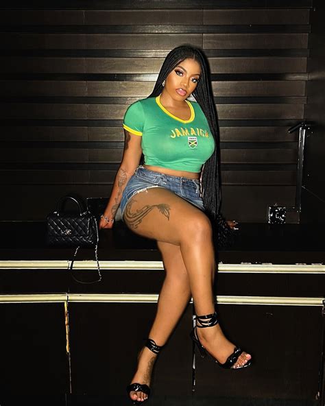 He Press The Toothpaste Tube From The Middle Bbnaija Angel Pleads With Her Fans To Pray For