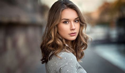 Cassidy Banks Wallpapers Images Photos Pictures Backgrounds