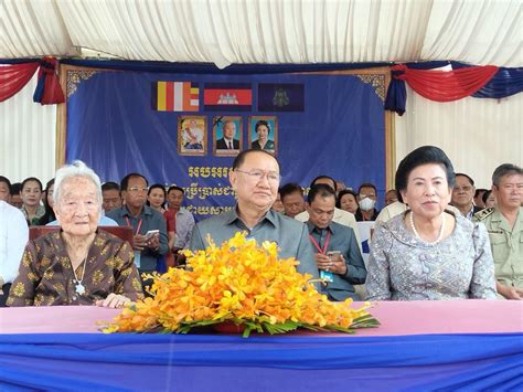 នាយឧត្តមសេនីយ៍ យន្ត មីន អញ្ជើញសម្ពោធដាក់ឱ្យប្រើប្រាស់អគារមណ្ឌលសុខភាព «យន្តមីនជ្រោយស្វាយ