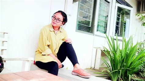 7 Karakter Asli Cewek Dilihat Dari Caranya Duduk Kamu Termasuk Yang Mana