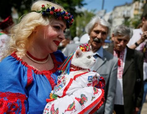 У Києві пройшов марш вишиванок фото Bbc News Україна