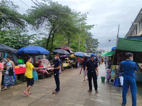 ပုဇွန်တောင်မြို့နယ်ရှိ ဈေးများနှင့် လမ်း ၅၀ မှတ်တိုင်တို့တွင် ပြည်သူများ ကိုဗစ် ၁၉ ရောဂါ ကာကွယ