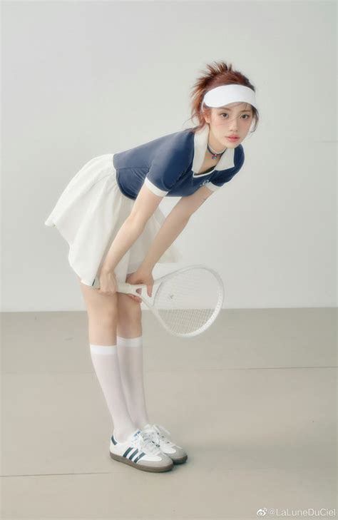 Pin By Rk3os On 인물 크로키 자료 공부 Female Pose Reference Human Poses Reference Body Reference Poses