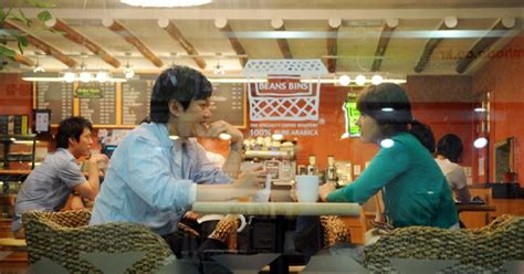 한 잔 커피에 세상이 담겼다