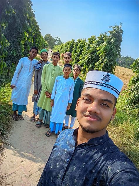 বন্ধু মহল