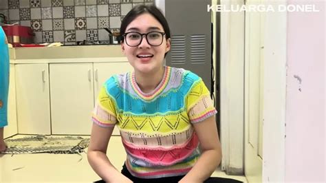 8 Portraits Of Nella Kharisma Making Takjil In The Kitchen Her